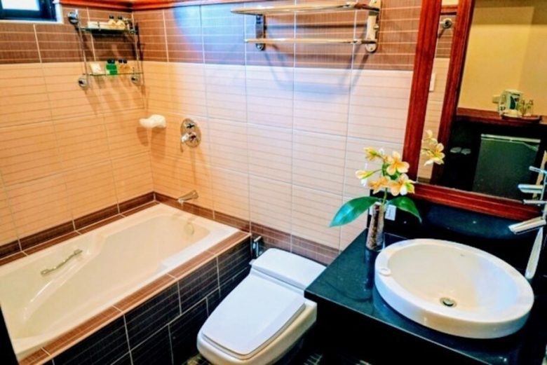 Cr and Bathroom | Land Asia Realty